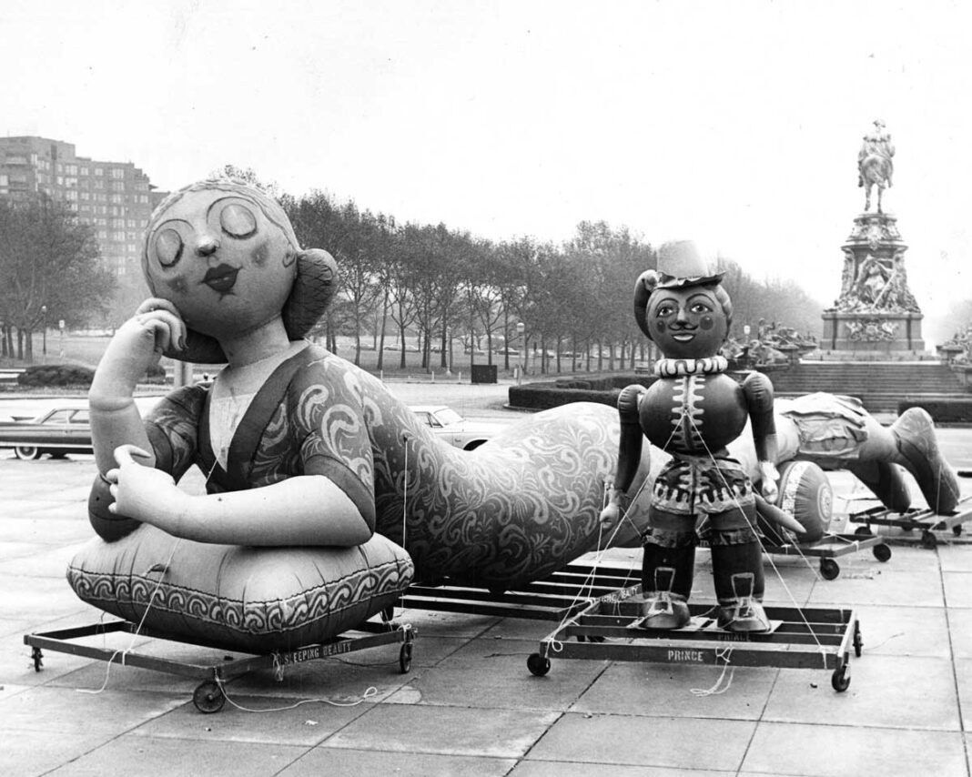29 Vintage Photos of Gimbel's Thanksgiving Day Parade