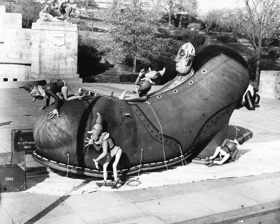 29 Vintage Photos of Gimbel's Thanksgiving Day Parade